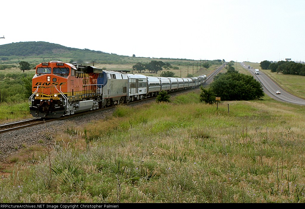 BNSF 7752 and AMTK 38